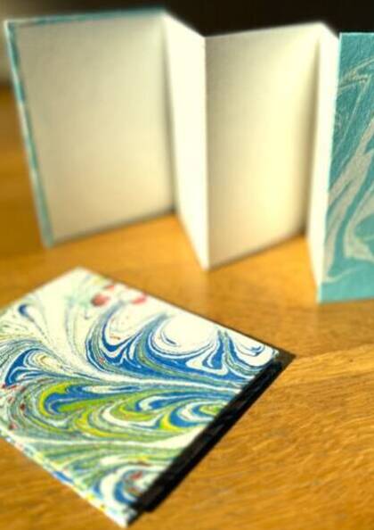 紙の学校（マ－ブリングでスタンプノ－トづくり）10時の回：モリコロパークの記念スタンプ帳をつくろう！ - Sonoligo